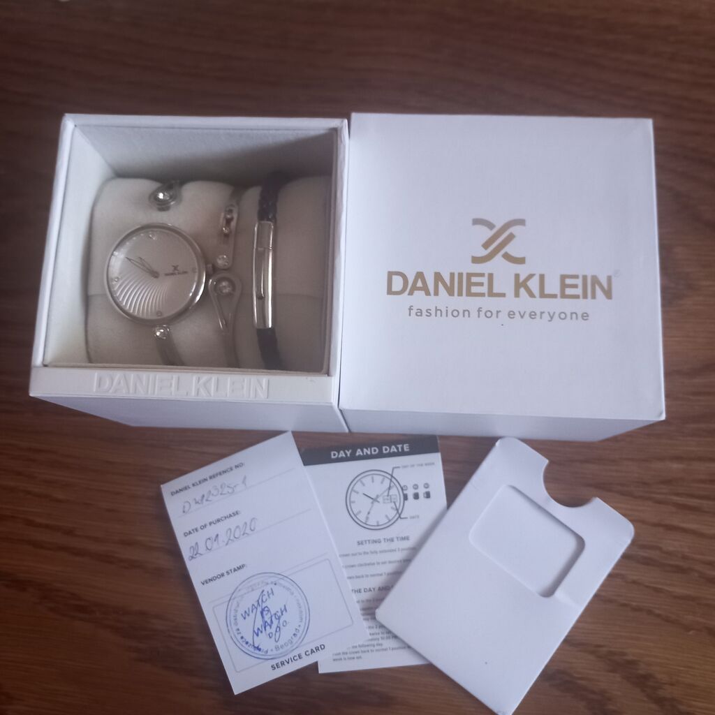 Daniel Klein ženski sat sa setom narukvica – originalno pakovanje. -