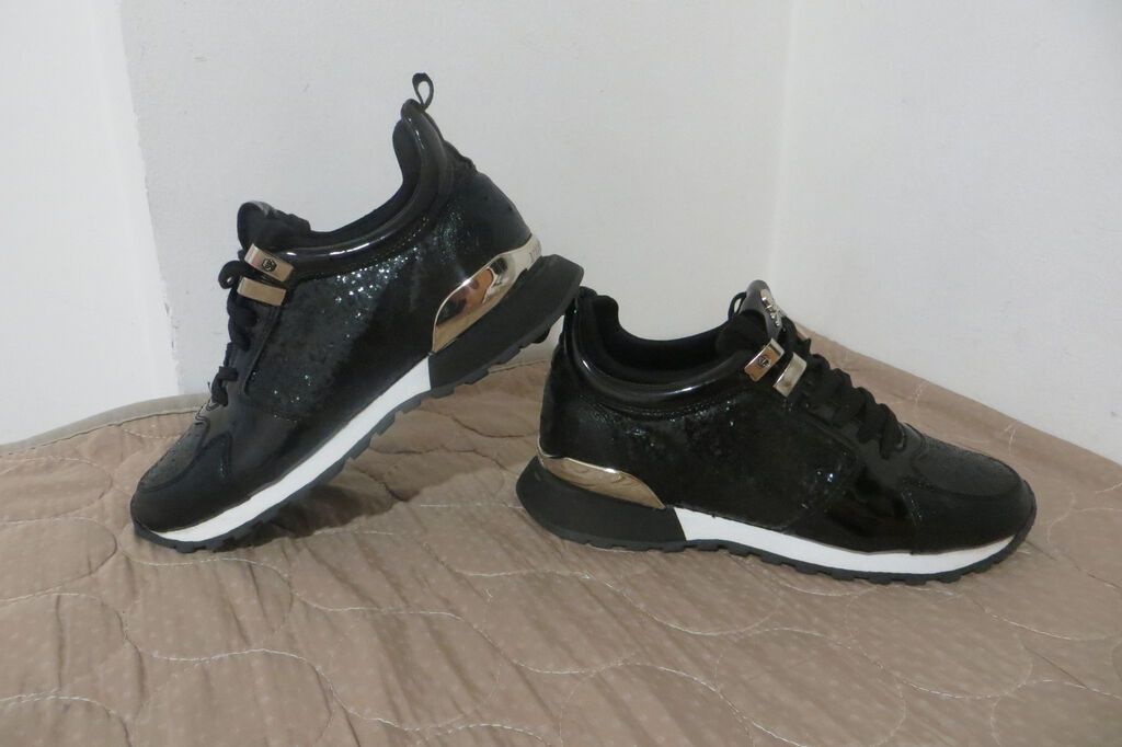 PHILIPP PLEIN, br 38 bez mana bilo kakve greske ostecenja, kao nove