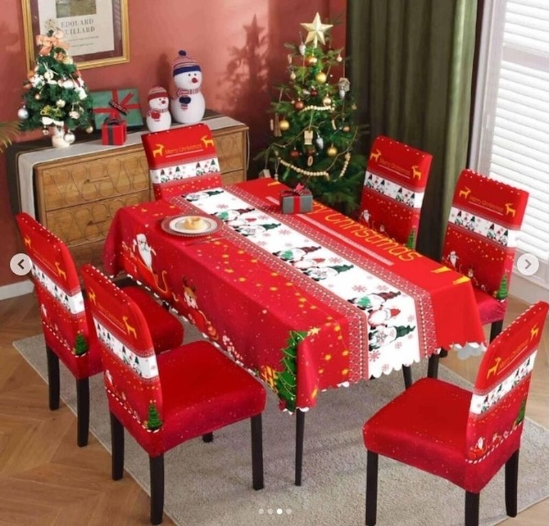    NOVOGODIŠNJA DEKORACIJA Stoljnjak+6 navlaka za stolice Kolicine