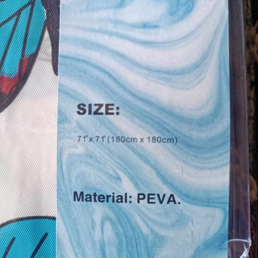 Zavesa za kadu dimenzije uslikane ova dva dezena ima na stanju po 450