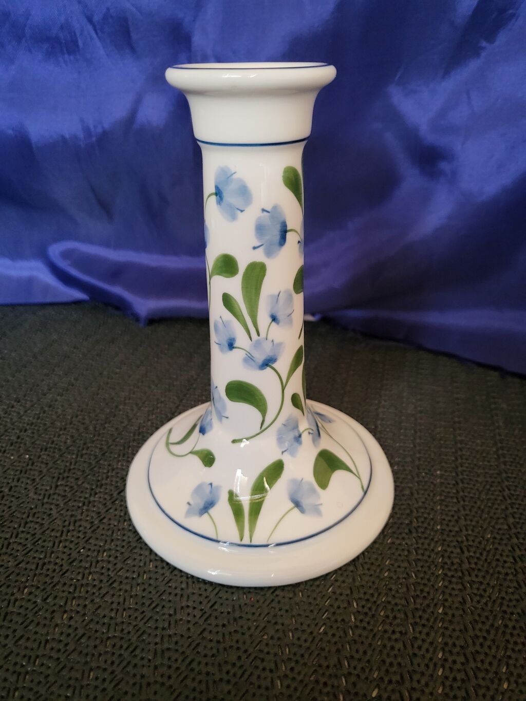 Nov,vintaz porcelanski svecnjak. Svecnjak.porcelanski
