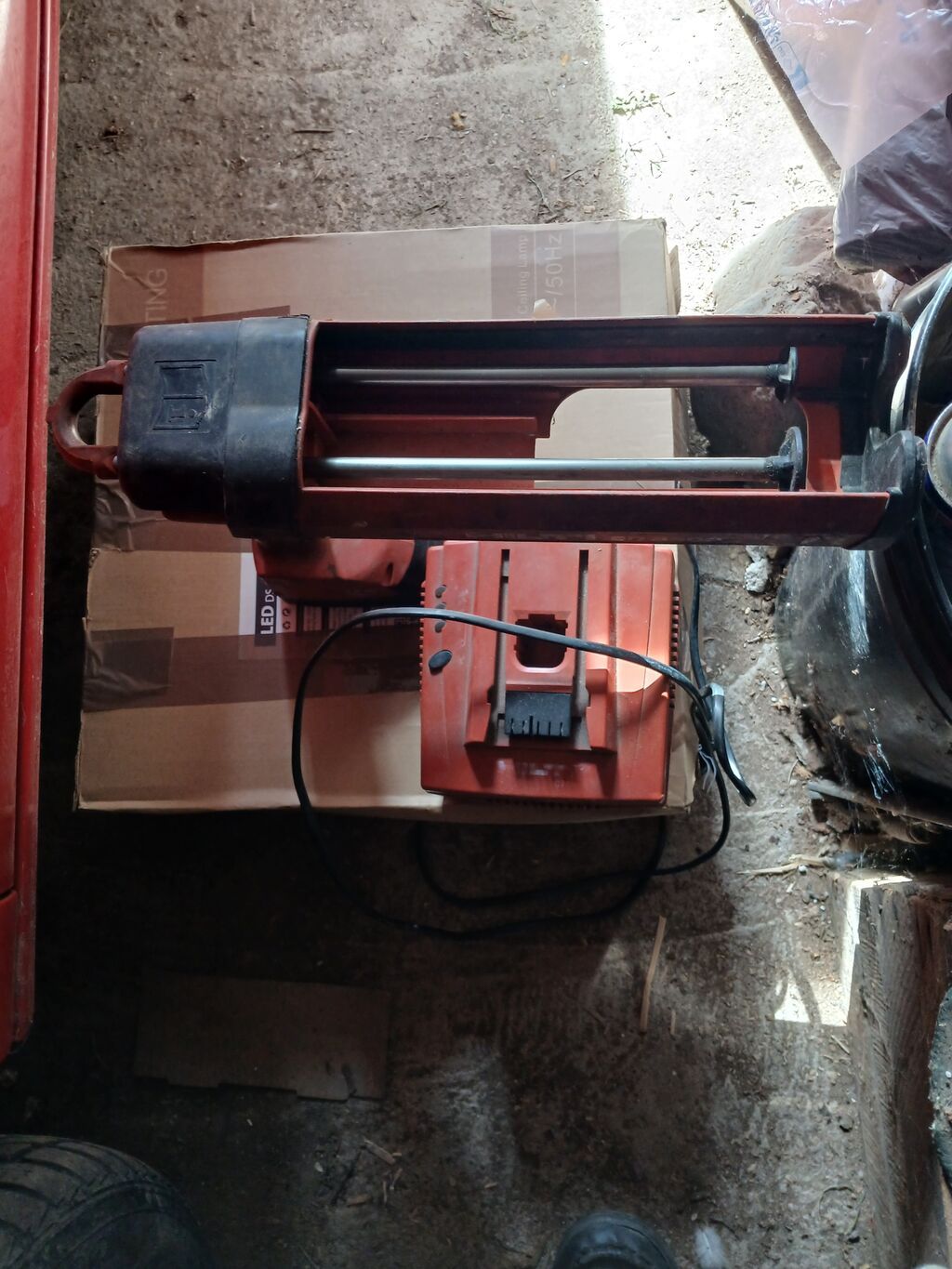 HILTI ED 3500 – akumulatorski pištolj za kartuše/lepak + punjač -
