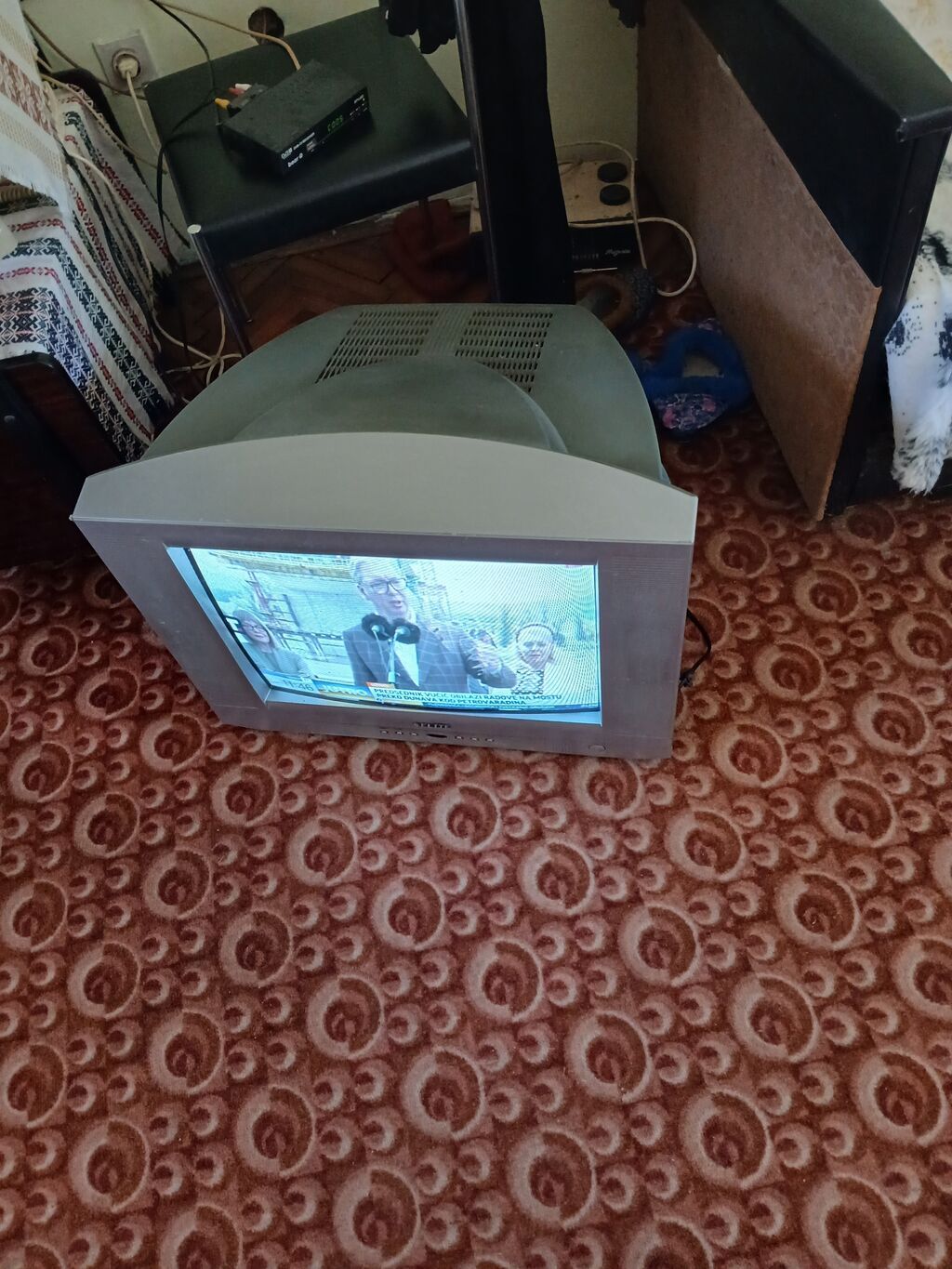 CRT televizor FLIPPER – 21” - Klasican CRT model sa katodnom cevi