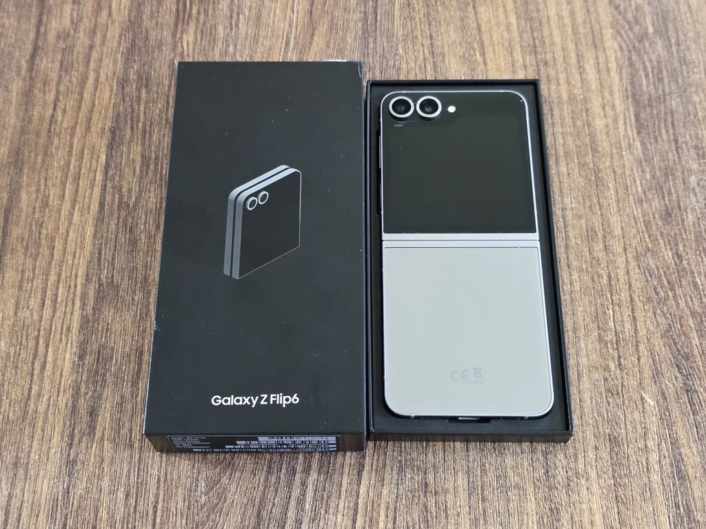 Samsung Galaxy Z Flip6 u odlicnom stanju bez ikakvih vidljivih ili