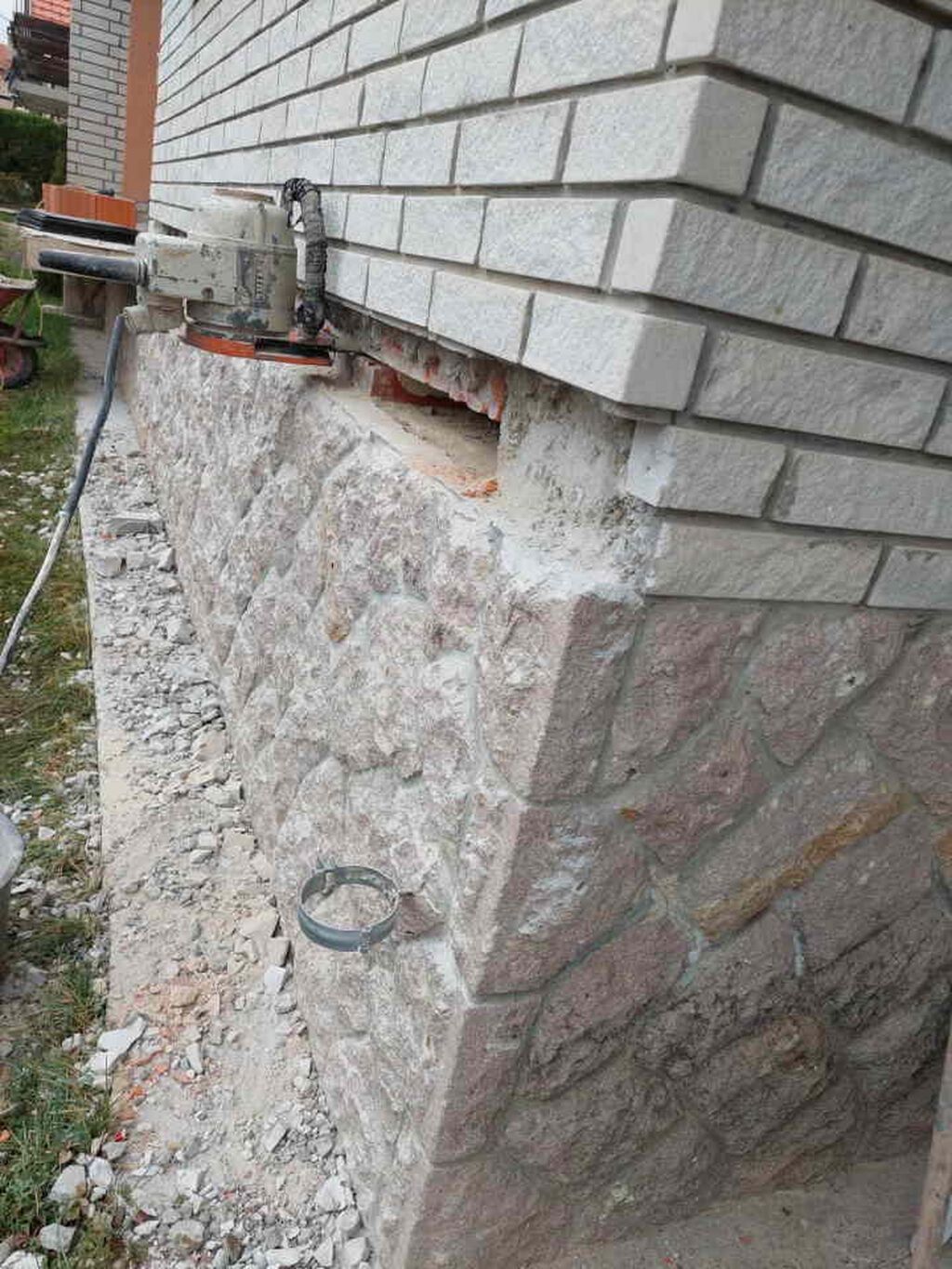 HIDROIZOLACIJA MALETIC - masinskim presecanjem zidova i postavkom