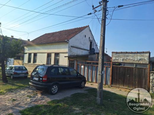 Porodična tipska kuća u Begeču