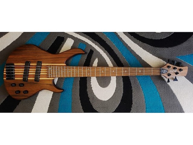 Harley Benton HBZ-2005 Deluxe Series bas gitara