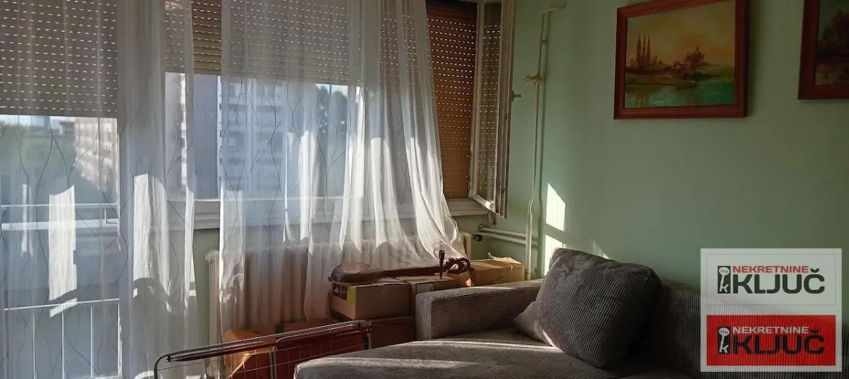 Prodaja, trosoban stan, 70m², Bulevar Oslobodjenja, Novi Sad Sve Podlokacije