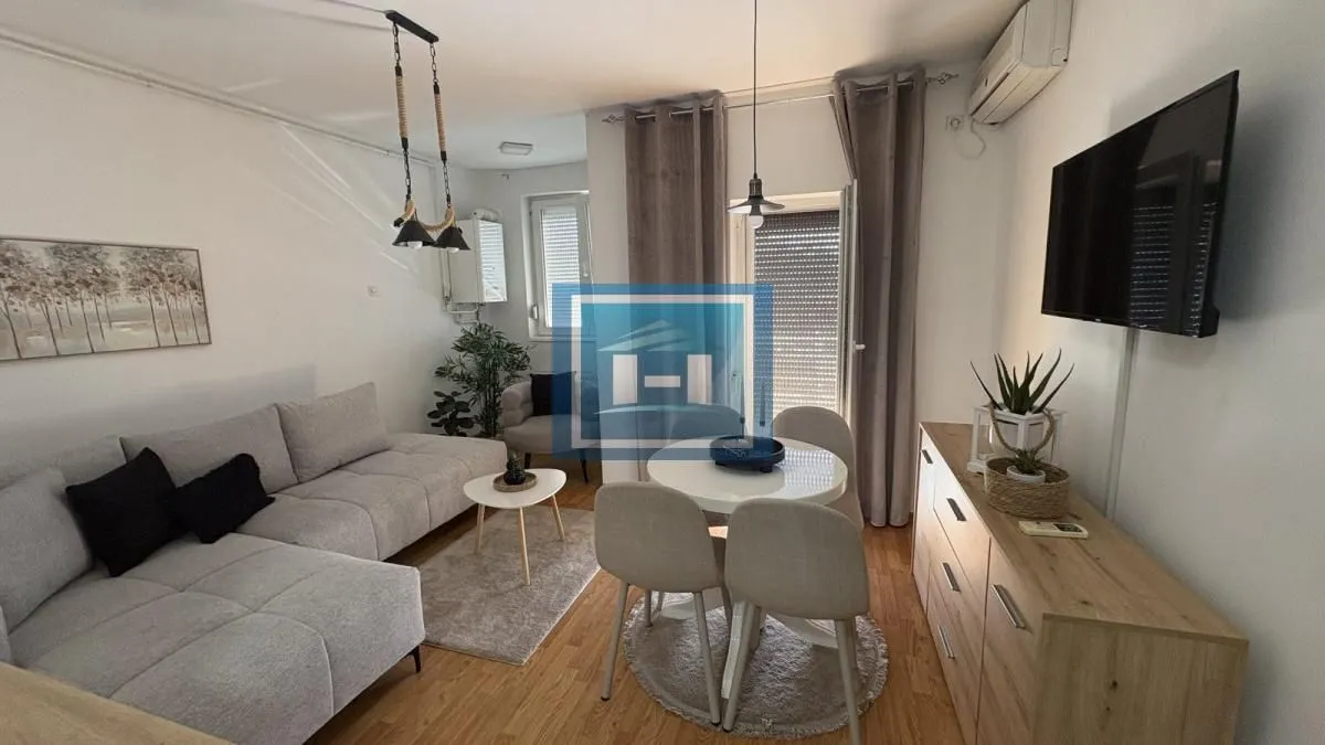 Prodaja, garsonjera, 27m², Centar, Jagodina