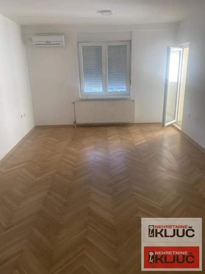 Prodaja, dvosoban stan, 40m², Sajmište, Novi Sad