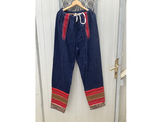 Pantalone- Crnogorska narodna nosnja