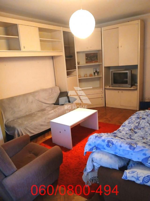 1.0 stan kod Vukovog spomenika, Jovana Ćirilova ID#3823