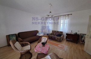 Prizemna kuća od 207m2 u Ravnom Selu
