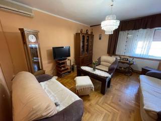 Samostalna porodična vila 106 m², Novi Sad