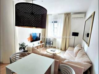 Dvosobni stan novo, drugi sprat, Lipov lad, Beograd