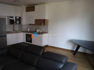 Dvosobni stan novo, prvi sprat, Airport City - Blok 60, Beograd