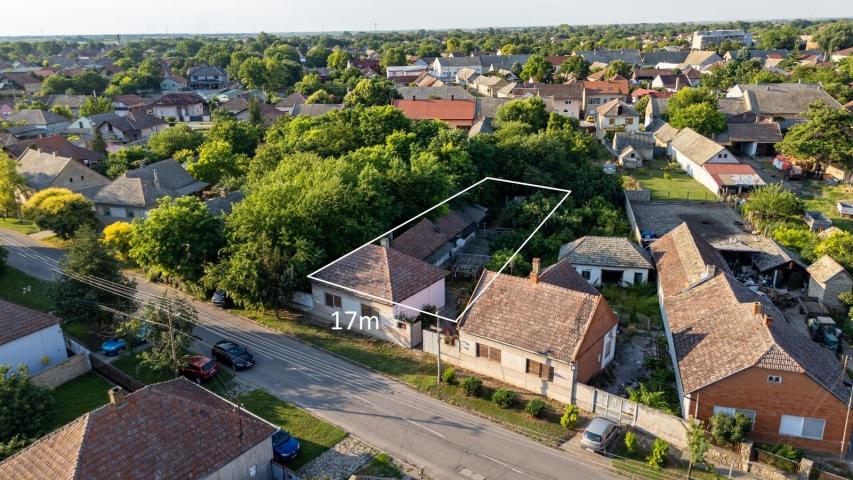 Extra ponuda u Srbobranu - Uknjižena kuća