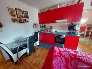 Trosobni stan Rasinska,RAKOVICA, Beograd