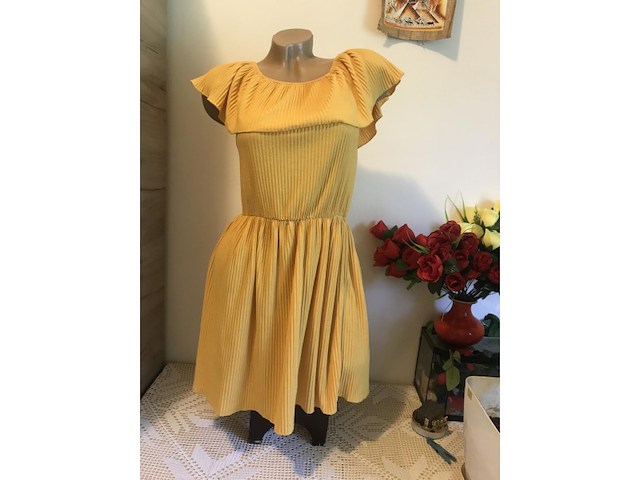 Zara zuta rebrasta haljina sa karnerom XS/S