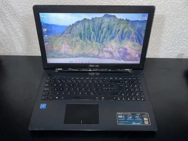 Asus F553S Celeron N3050 / 8GB / ssd 128GB
