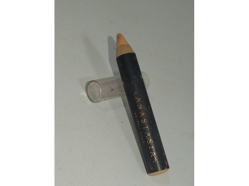 Anastasia Beverly hills base 1 korektor primer I senka