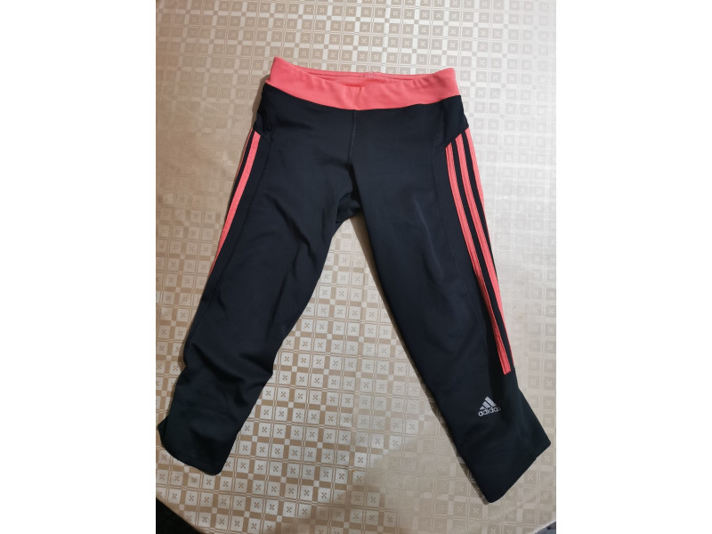 22. ADIDAS EKSTRA HELANKE-BERMUDE vel S
