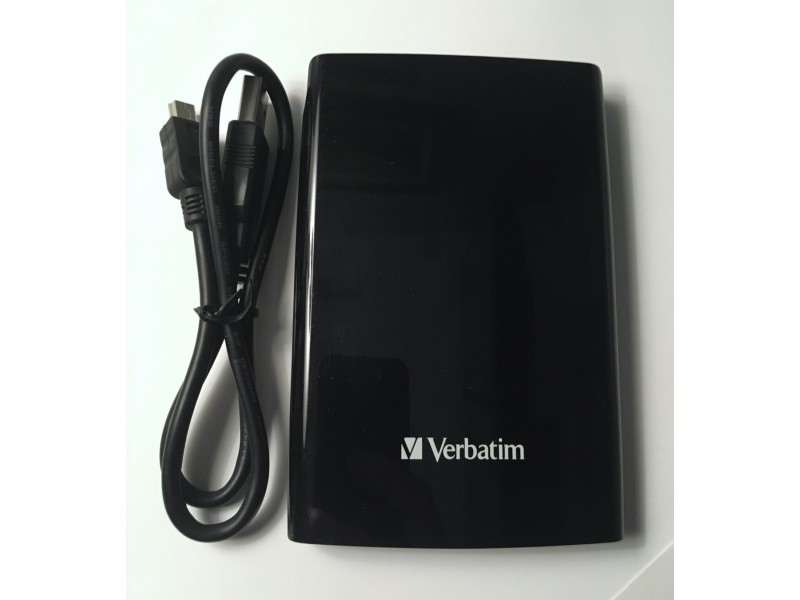 VERBATIM eksterni disk 500 GB nije korišćen
