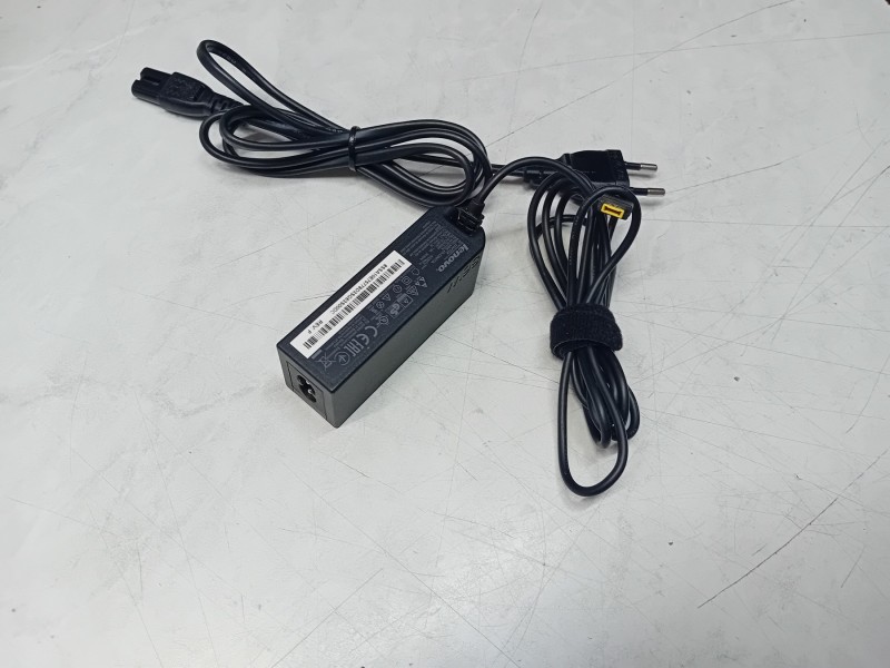 Lenovo 12V 3A 36W Ultrabook mini kvadratni vrh ispravan