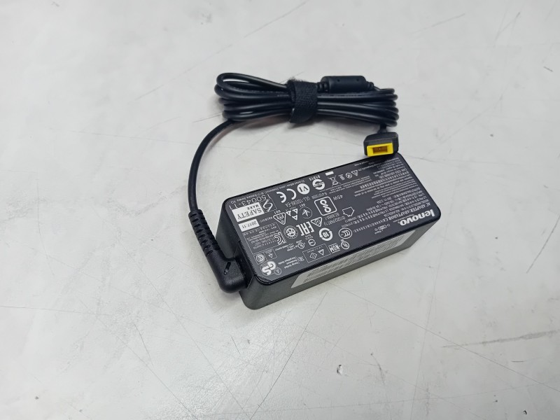 Lenovo Punjac Adapter 20V - 2,25A četvrtasti konektor