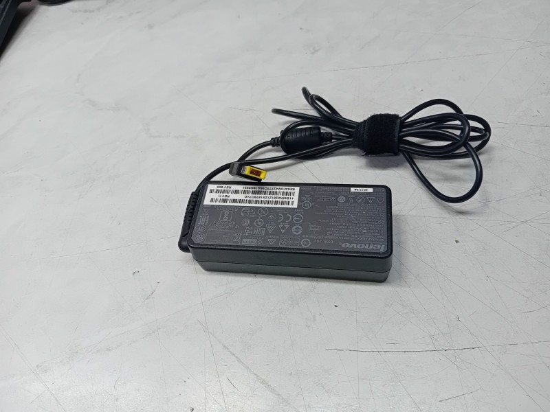 Lenovo Punjac Adapter 20V - 3,25A 65W četvrtasti kone
