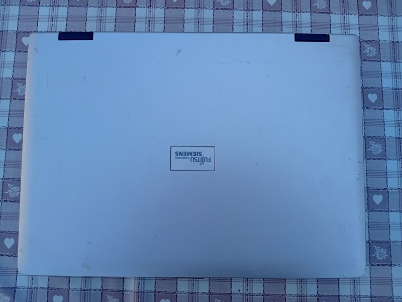 Laptop Fujitsu Siemens Amilo Li 2727