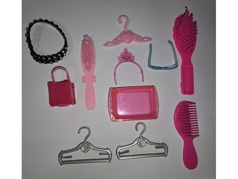 Barbie oprema 2