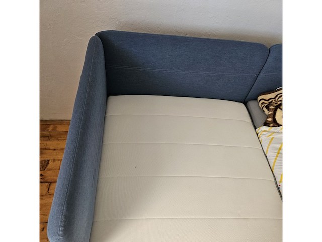 Dva IKEA single kreveta sa dusekom