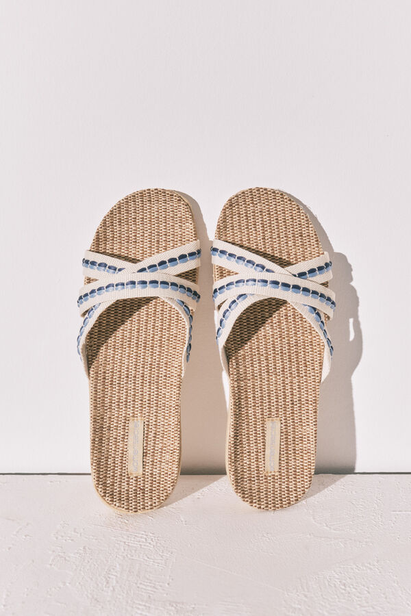 Bast-Sandalen mit gekreuzten Riemen