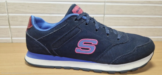 Skechers