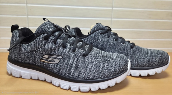 Skechers