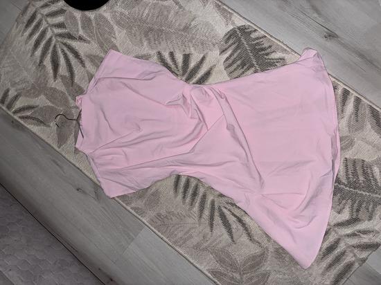 Prelepa roze haljina