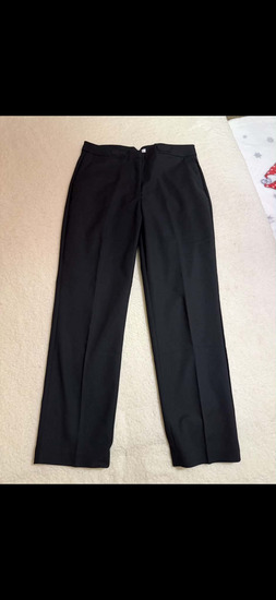 Potpuno ocuvane, elegantne pantalone na peglu