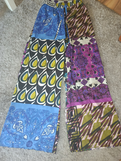 Zara svilene siroke pantalone