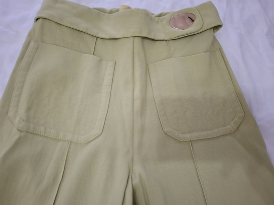 Mona nove pantalone