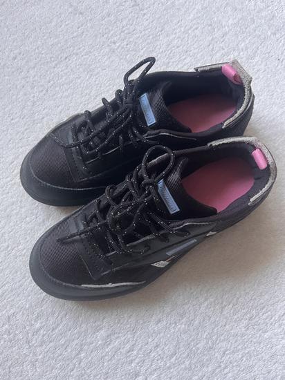 Reebok patike nenosene