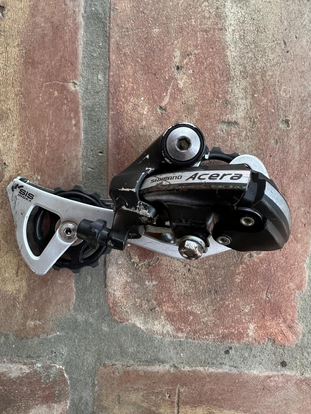 Shimano acera 8s