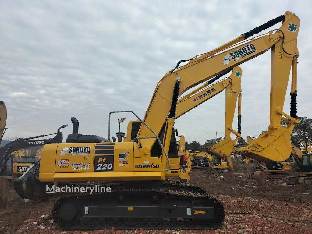Komatsu PC220-8 bager guseničar