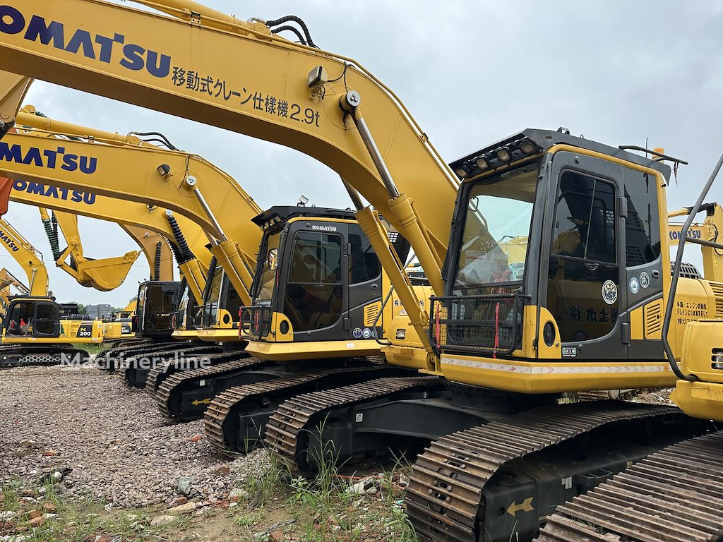Komatsu PC200-8 bager guseničar