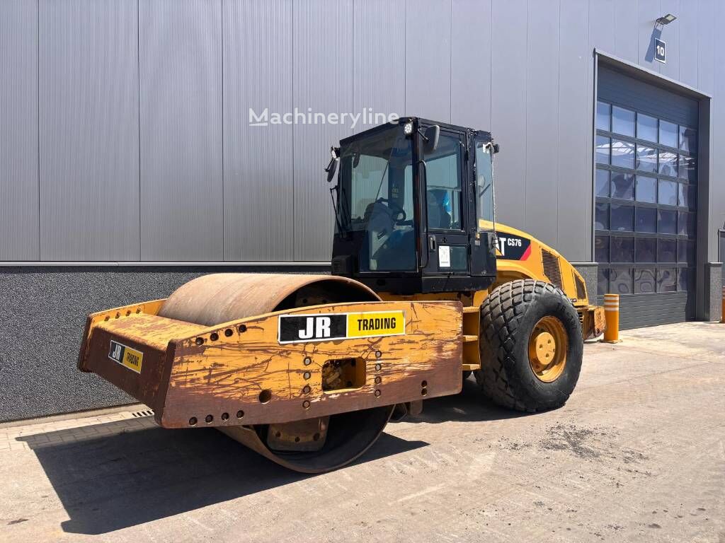 Caterpillar CS 76 kompaktor s jednim valjkom