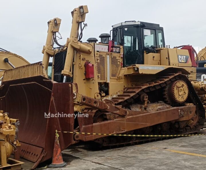 Caterpillar D10T buldožer