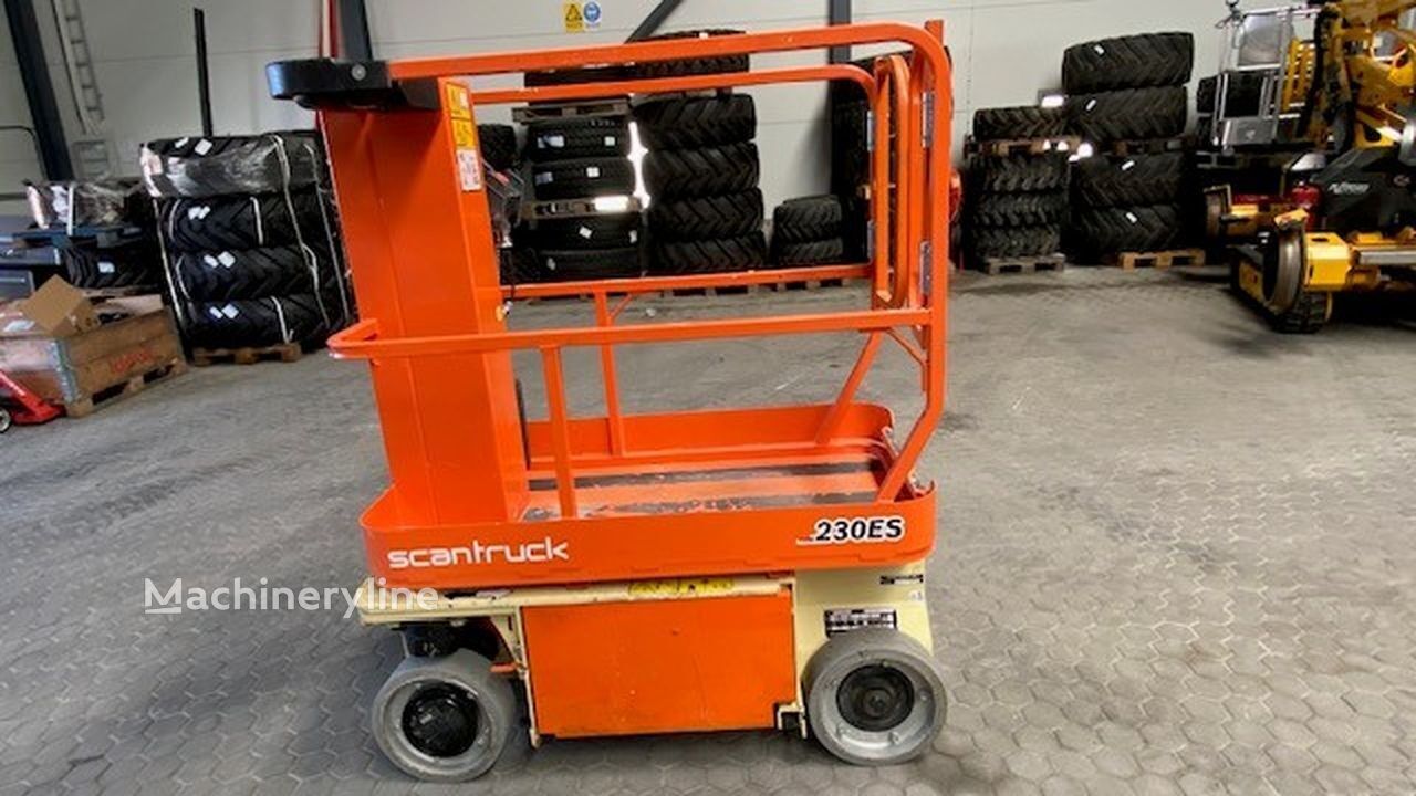 JLG 1230ES jarbolna penjajuća platforma