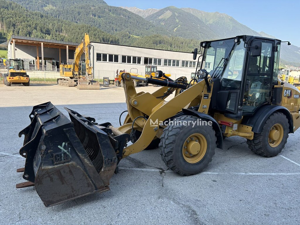 Caterpillar 906M prednji utovarivač