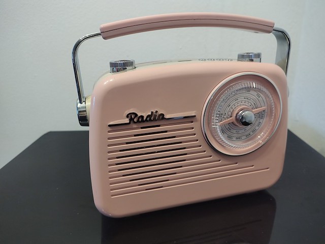 Retro radio