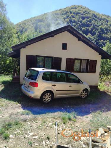 Na prodaju vikend kuća nadomak Vlasinskog jezera